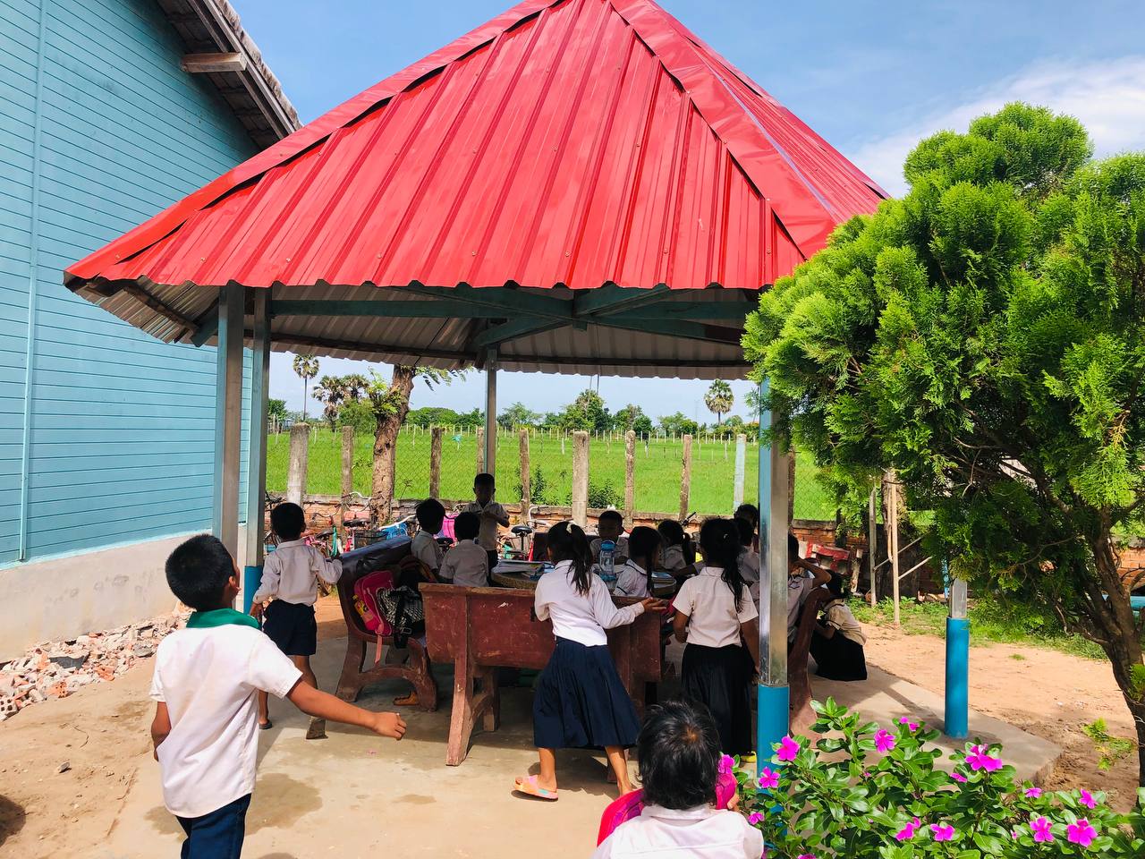 Renovation of a pavillon roof - Kamboo Project